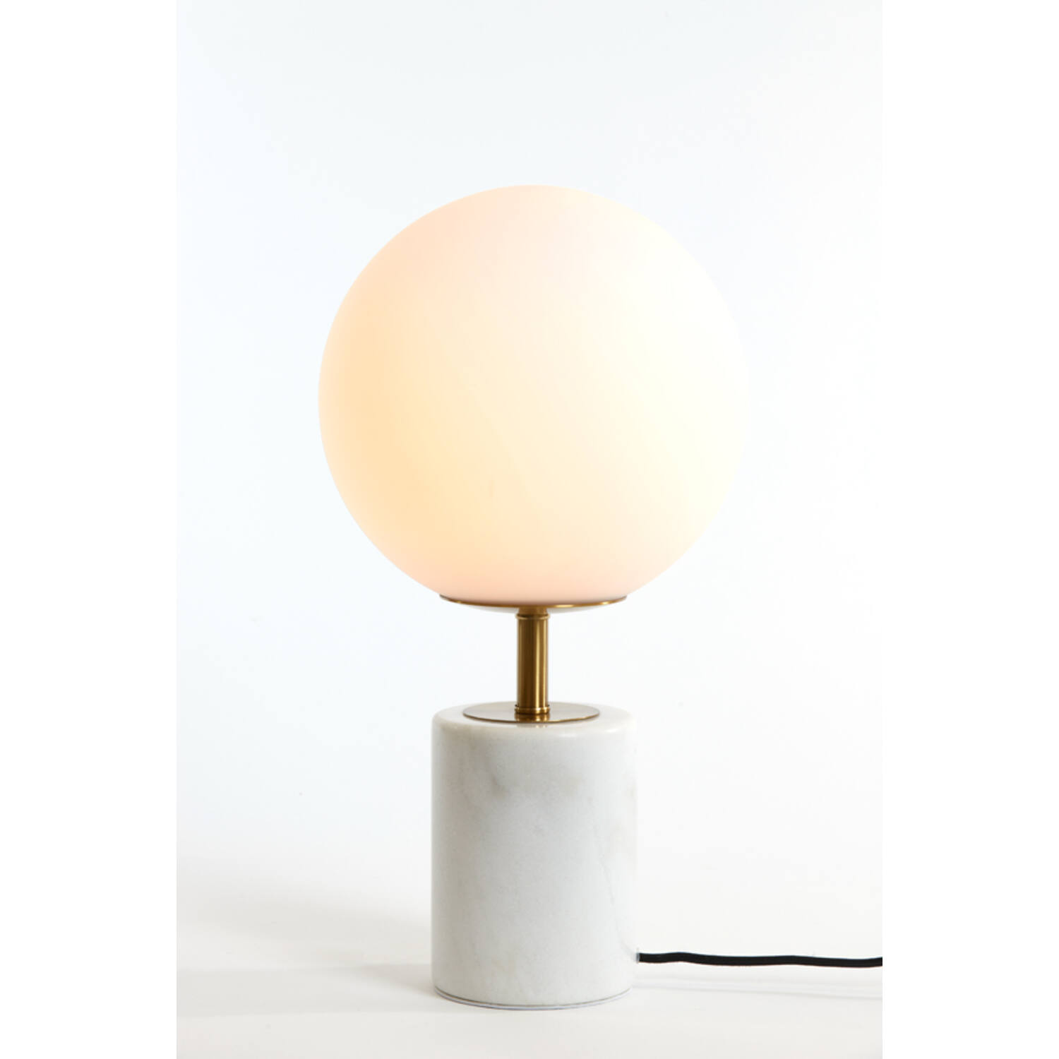 Lámpara de mesa clásica con bola blanca Light and Living Medina ...